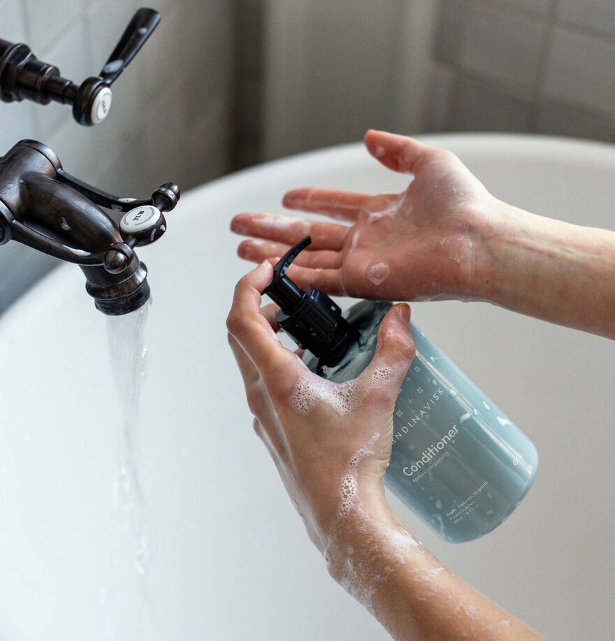 Shop ØY Conditioner 500ml and leave a lighter footprint | Skandinavisk ...